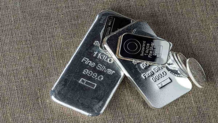 Silver price forecast: Is silver predicted to go up or down? | Markets.com